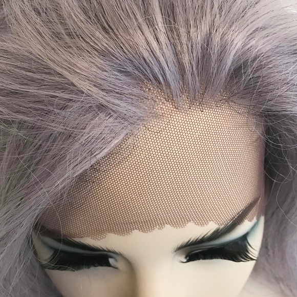 Her Wig Closet Accessories | 22 Silver Lace Front Wavy Wig Kardashian ...
